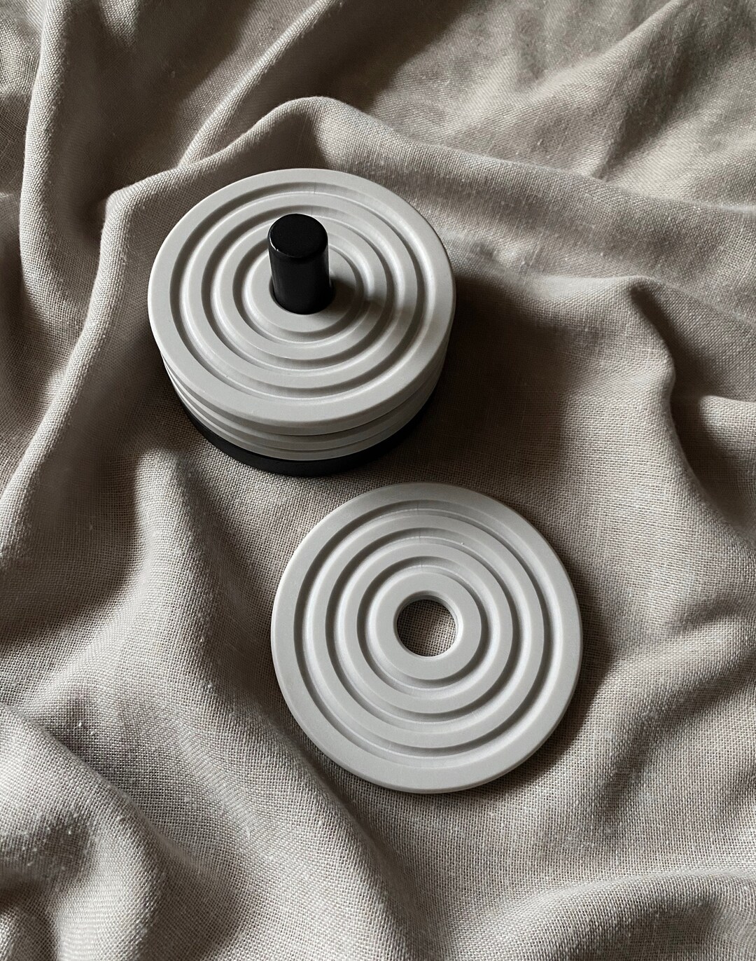 Modern Geometric Coasters, Round Coasters, White Gray Corian, Gift for ...