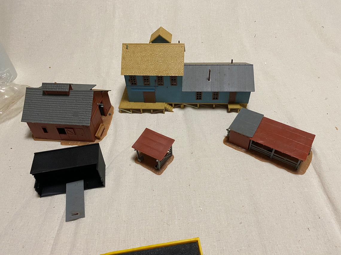 Massive HO Train Set Including Bachmann Union Pacific Locomotive ...