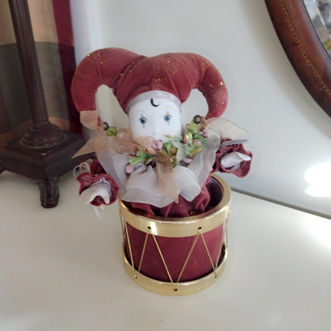 Musical Animatronic Jester Jack in the Box 1990's - Etsy