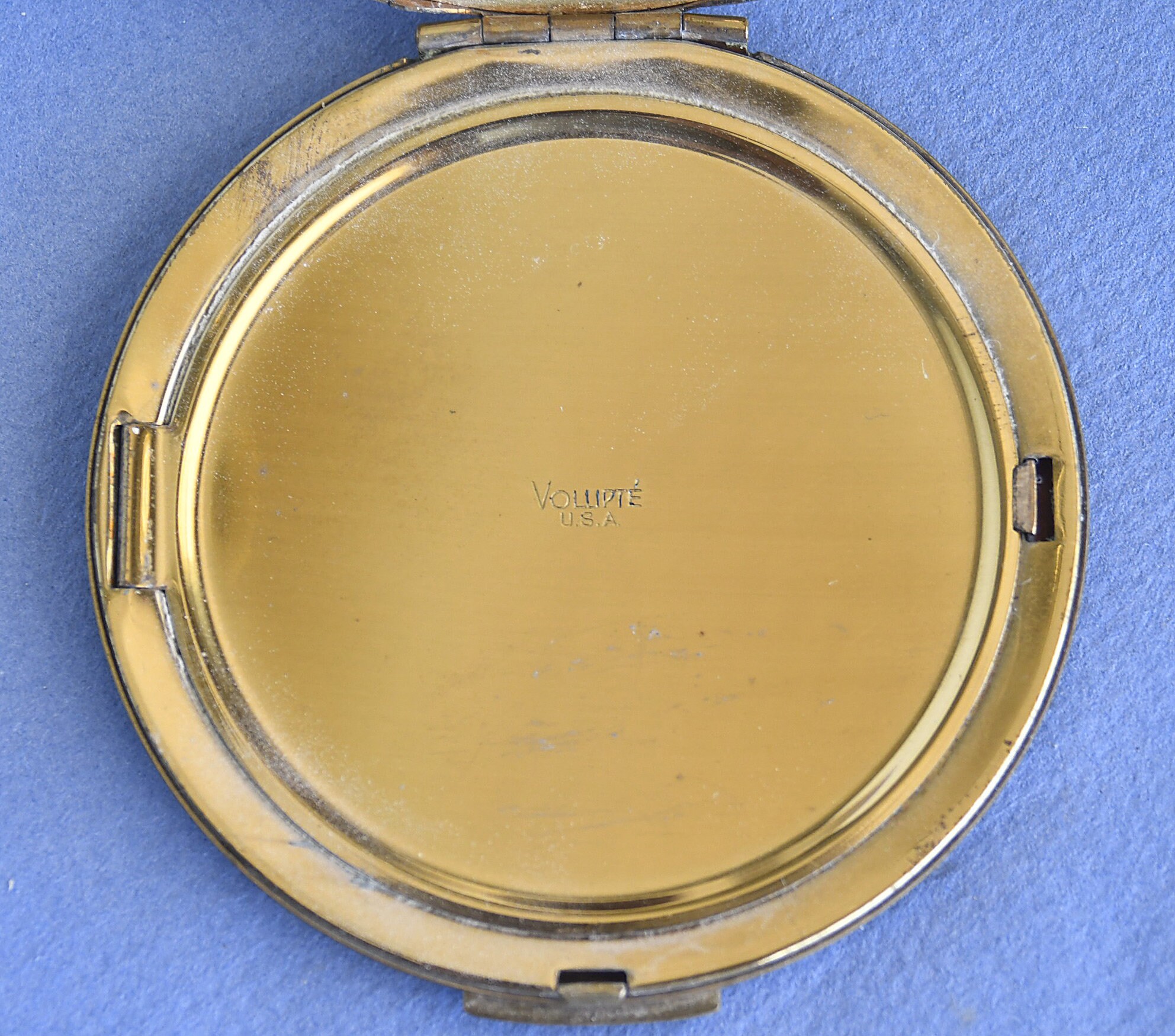 Vintage VOLUPTE Powder Compact With FLOWERS, Flower Design on Front and ...
