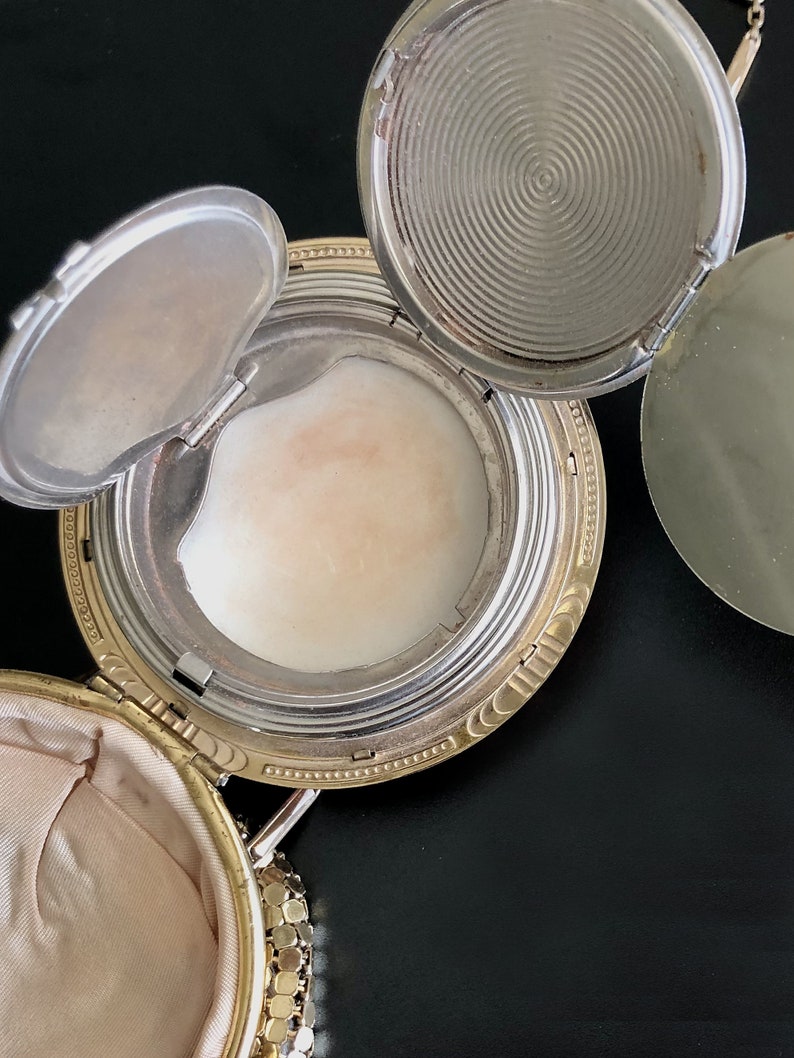 EVANS VANITY Purse, Vintage Gold Mesh Compact Purse With CORAL Stones ...