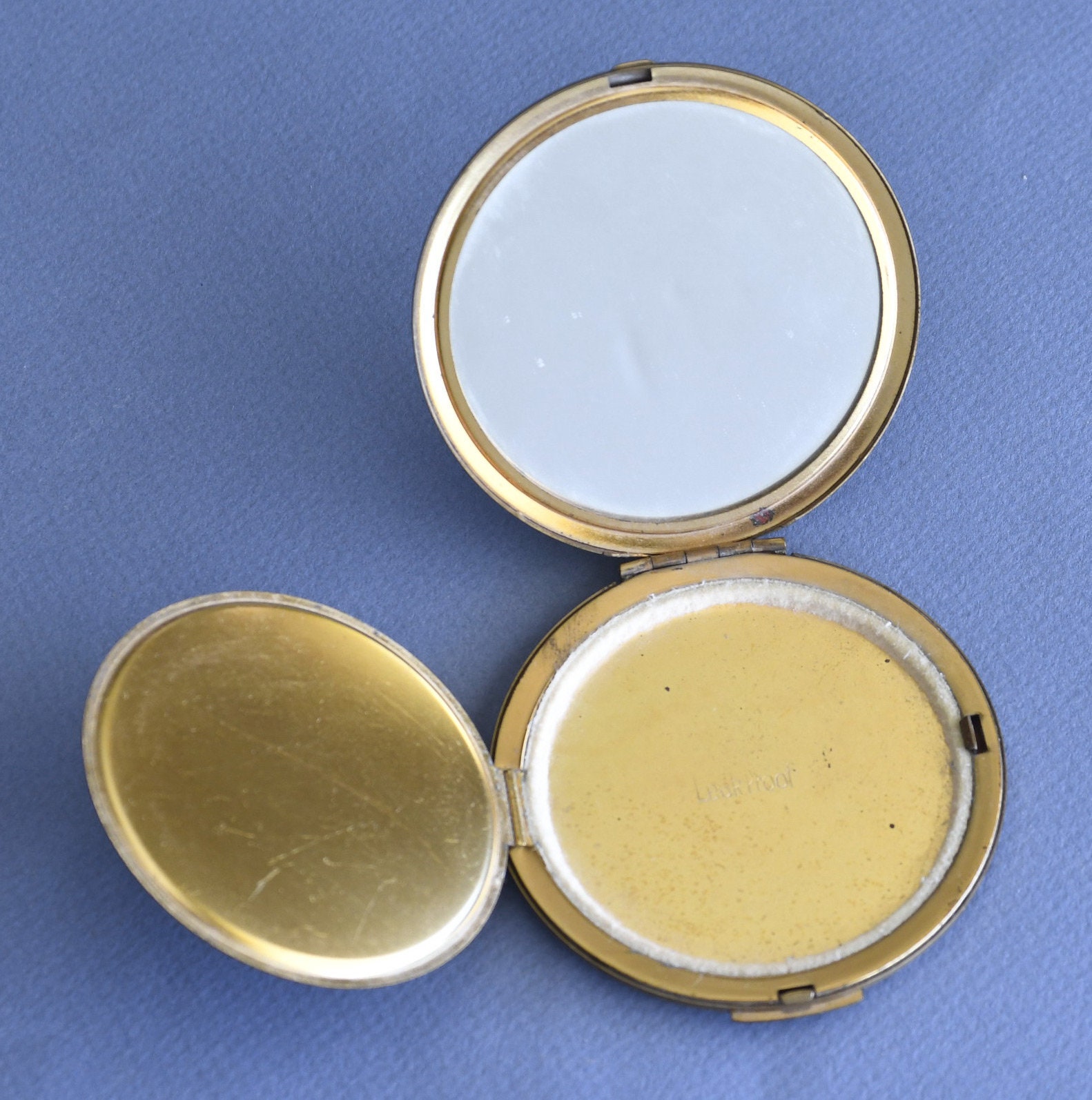 Vintage VOLUPTE Powder Compact With FLOWERS, Flower Design on Front and ...