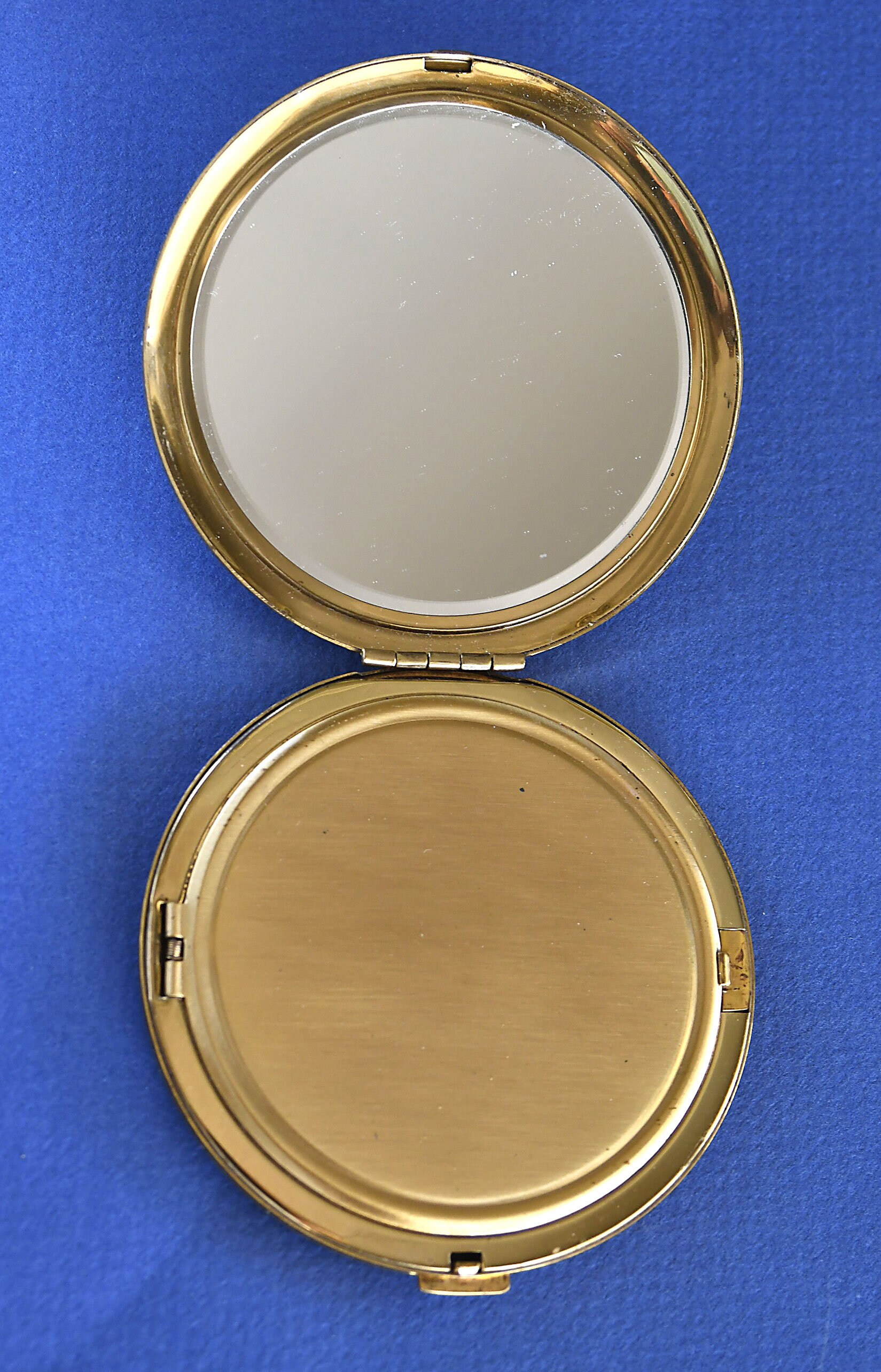 Large DAMASCENE Powder Compact, Japanese Motive, Mt. Fuji on Compact ...