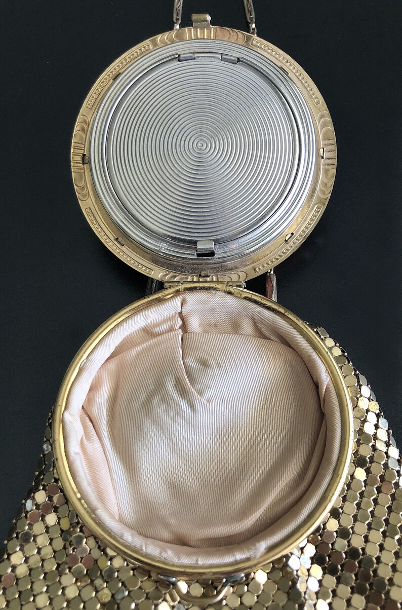 EVANS VANITY Purse, Vintage Gold Mesh Compact Purse With CORAL Stones ...