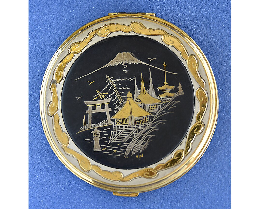 Large DAMASCENE Powder Compact, Japanese Motive, Mt. Fuji on Compact ...
