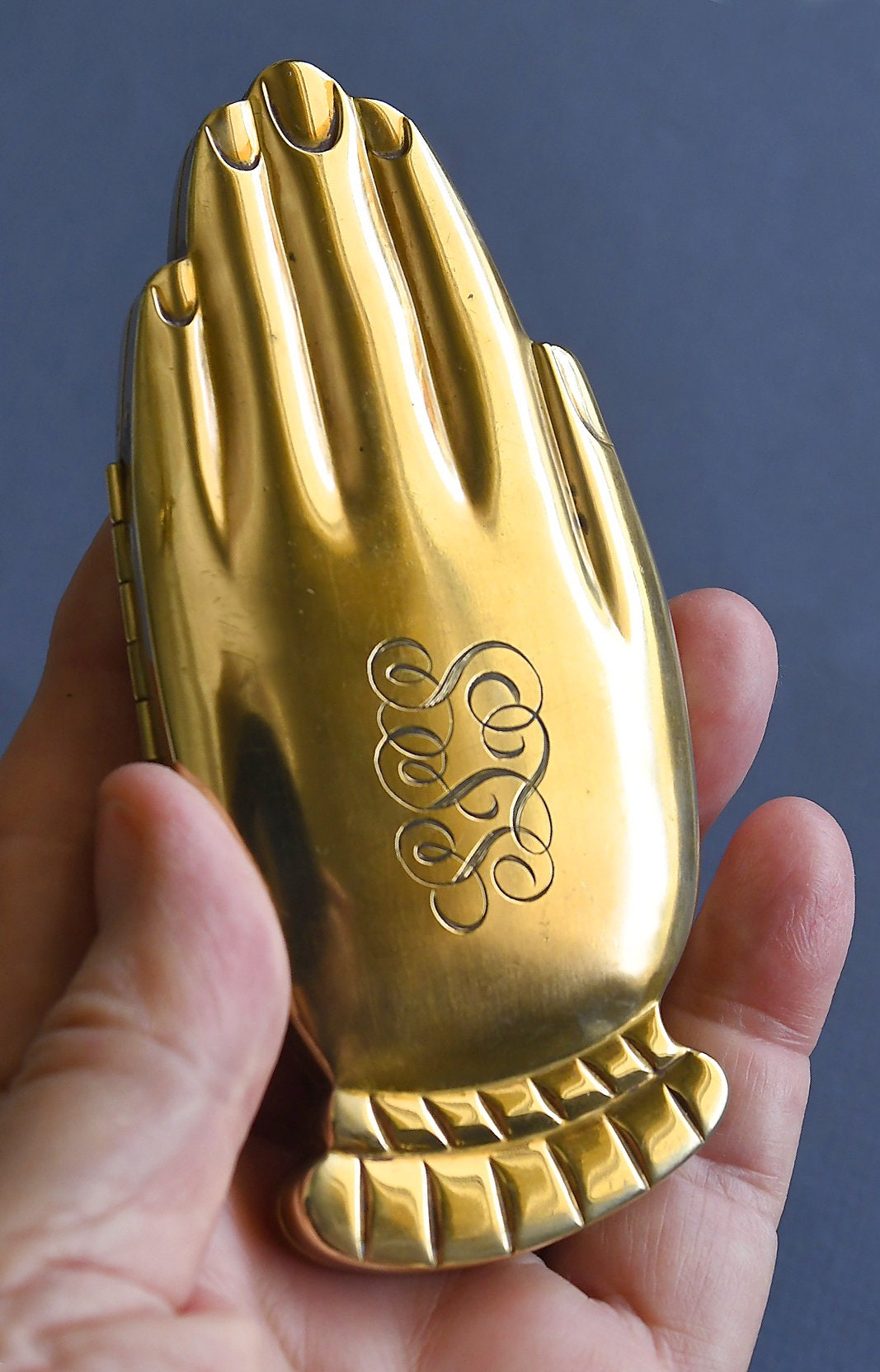 Rare Volupte GOLDEN GESTURE HAND Compact, Very Collectible Vintage 1940 ...
