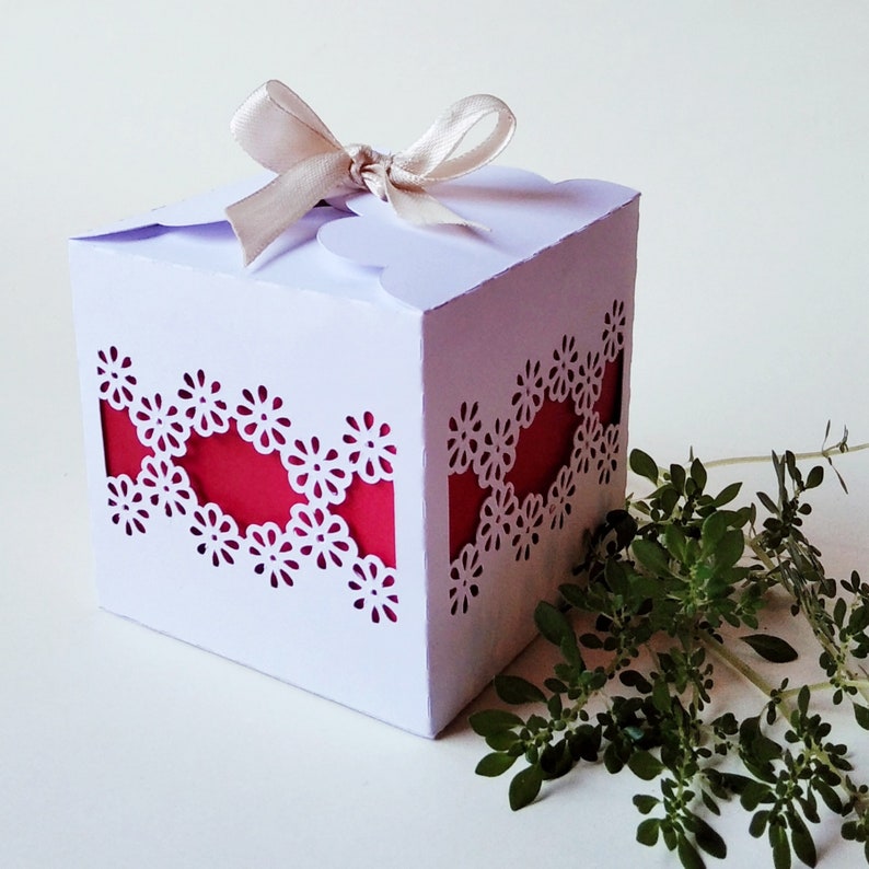 Plantillas SVG. CONJUNTO DE FLORES. Caja de favor y tarjeta - Etsy España