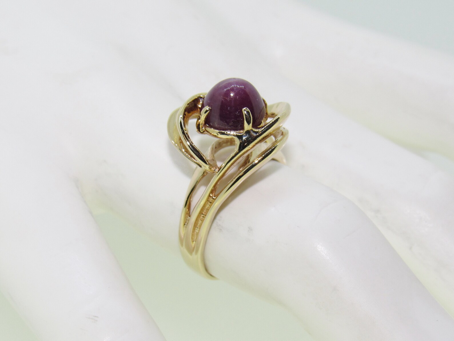 14K Yellow Gold Genuine Star Ruby Vintage Ring | Etsy