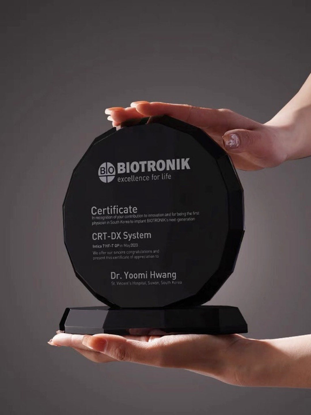 Custom Corporate Trophy Award, Black Engraved Crystal Trophy, Best ...