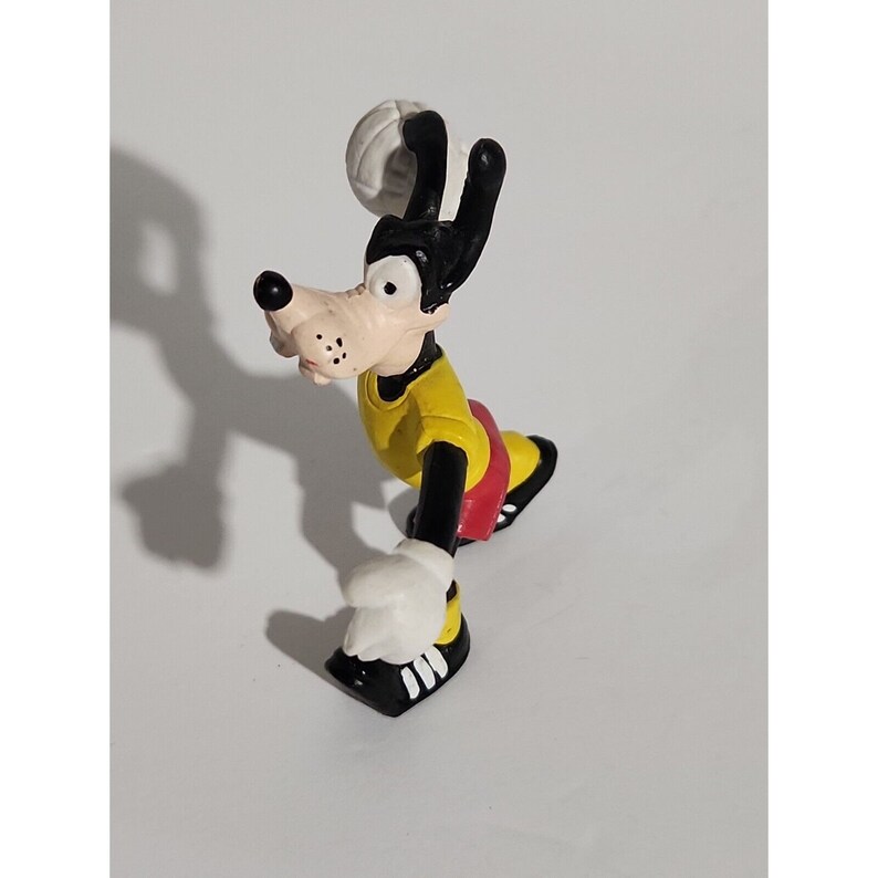 Vintage 1982 Bully Goofy Playing Soccer Futball PVC yellow/red - Etsy