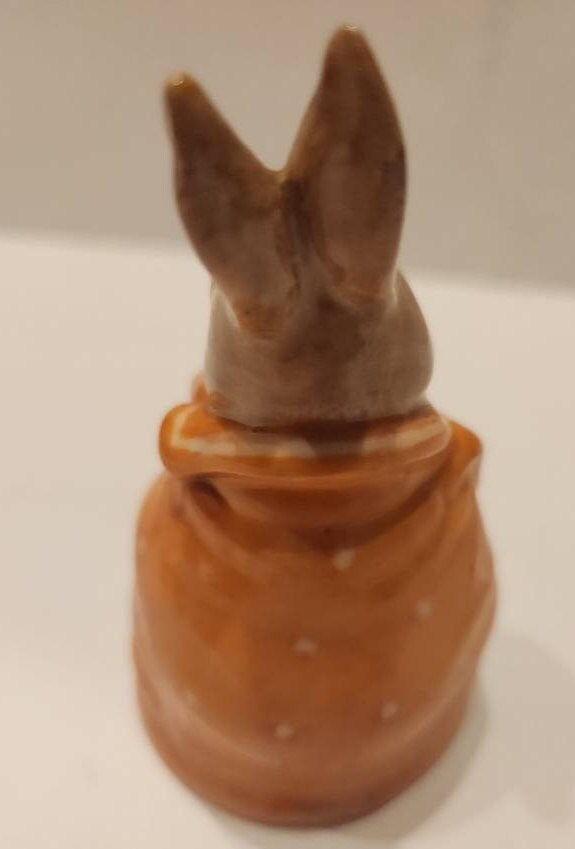 1976 Poorly Peter Rabbit Beatrix Potter by F Warne & Co Beswick ...
