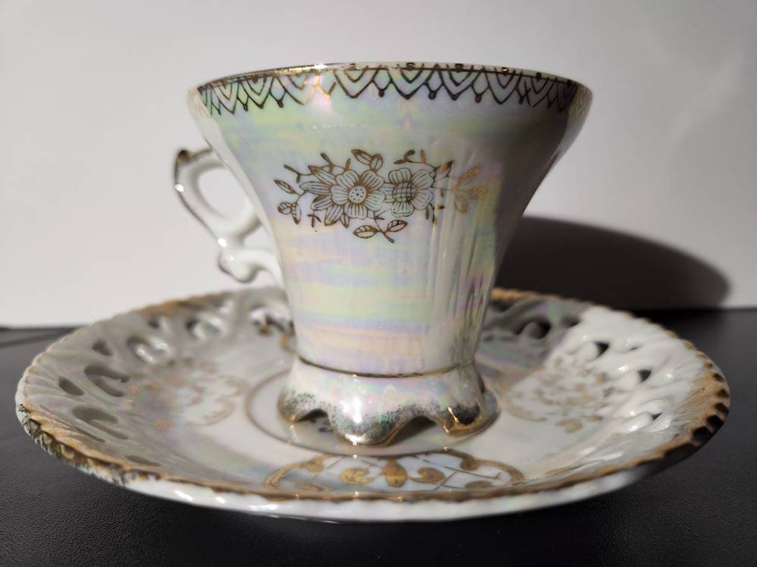 Vintage Royal Crown Victorian Design Tea Cup and Saucer - Stamped 2852 ...