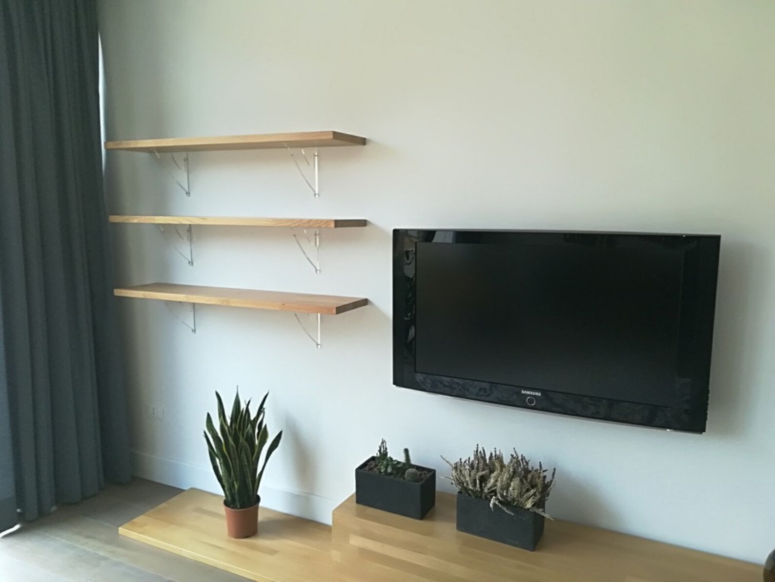 Pair of Shelf Brackets Wall Mounted Transparent Plexiglass 12mm ...