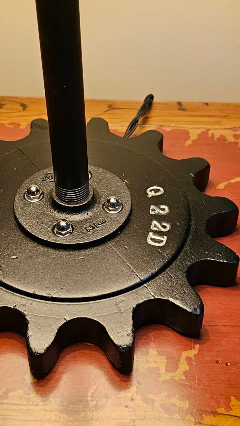 Vintage Gear Lamp, One of a Kind; Industrial, Steampunk Look. - Etsy