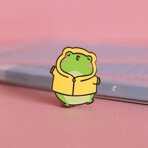 Kissing Frog Enamel Pin | Kawaii Frog Pin | Rose Gold Frog | Hard ...