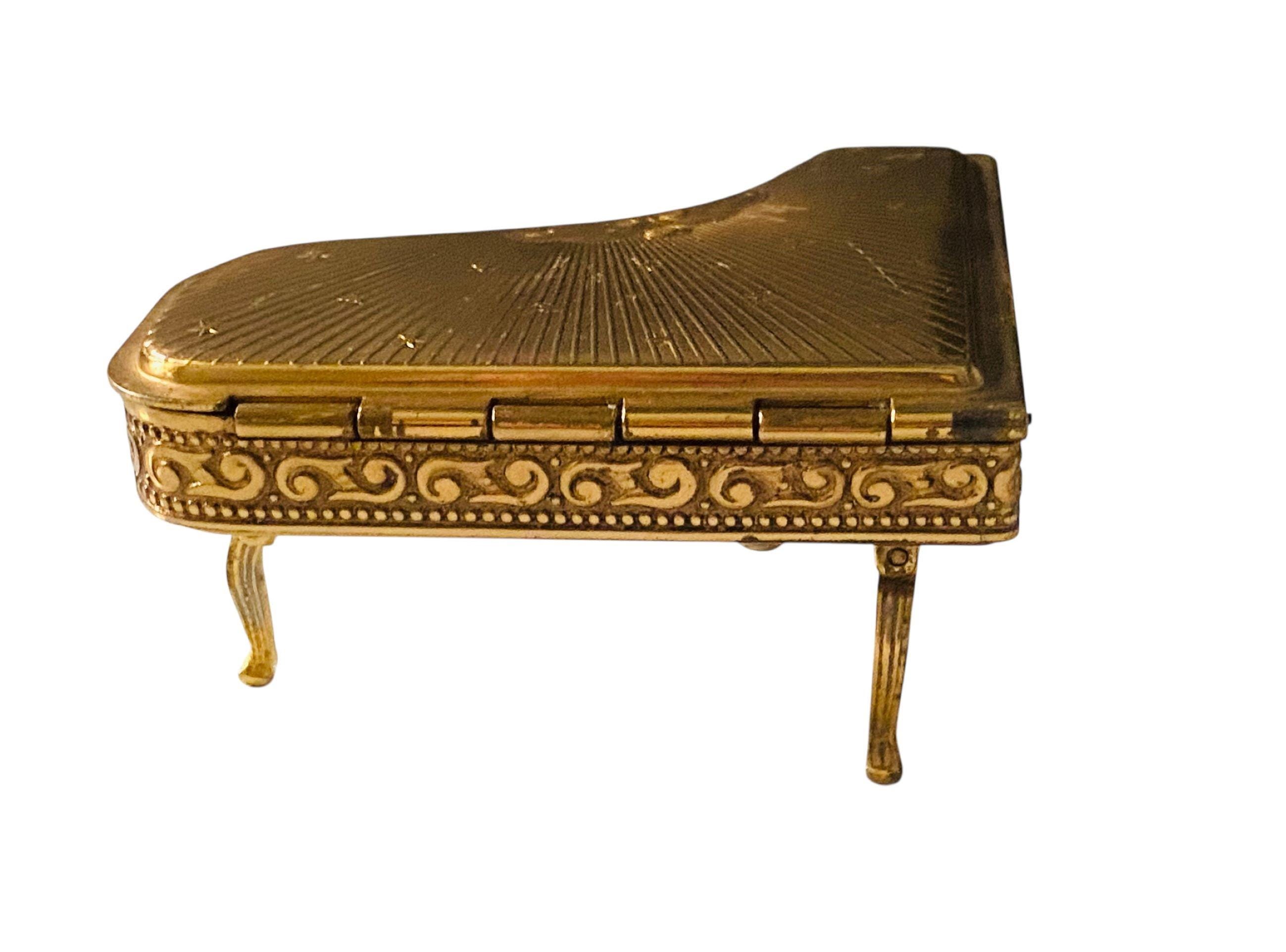 Pygmalion Sonata Grand Piano Form Musical Novelty Powder Compact Circa ...