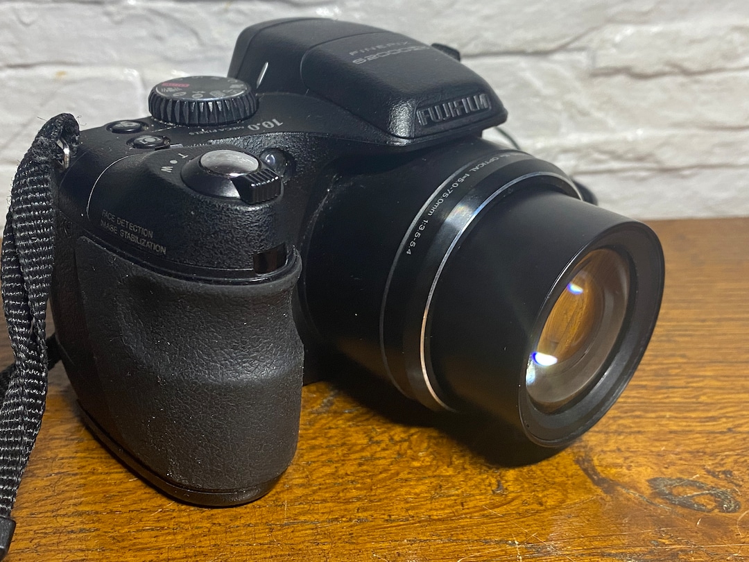 Fujifilm Finepix S2000 Digital Camera / Vintage Digital Camera / Fuji ...
