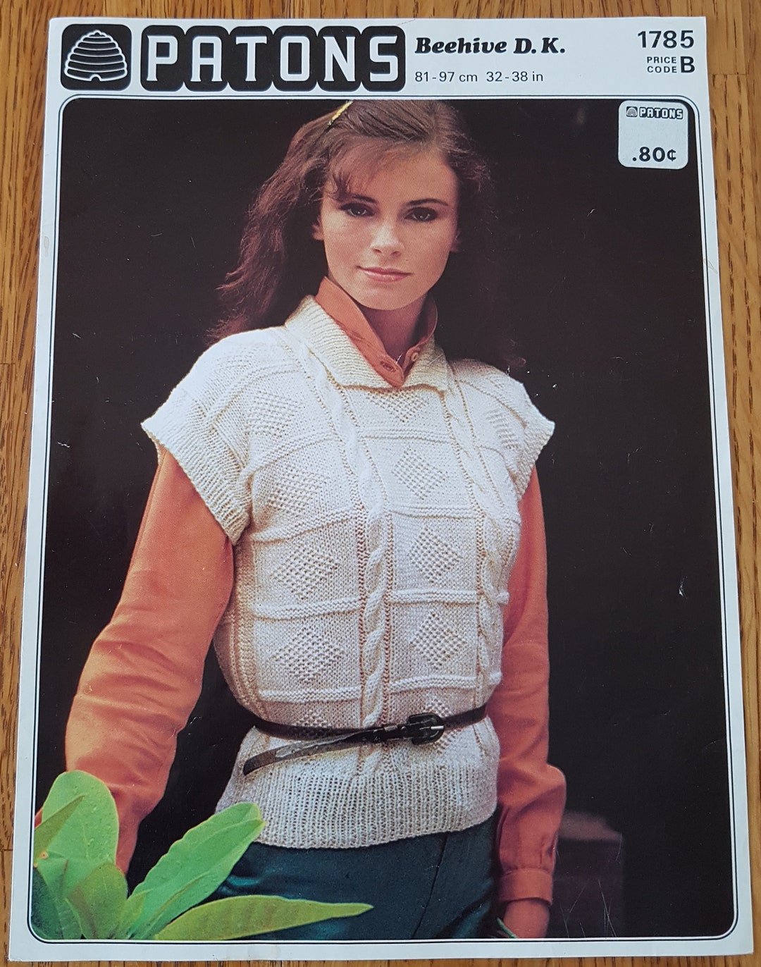 Patons Beehive in D.K. Ladies Sporty Casual Sweater Knitting Pattern No ...