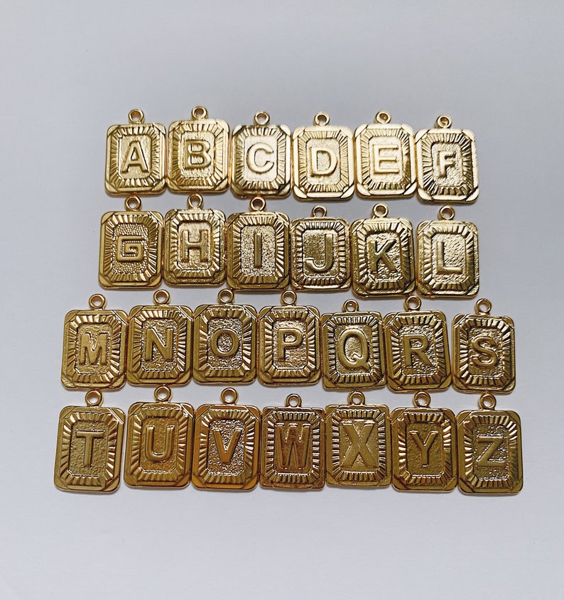 Collar colgante de letra inicial de oro colgante de medallón - Etsy España