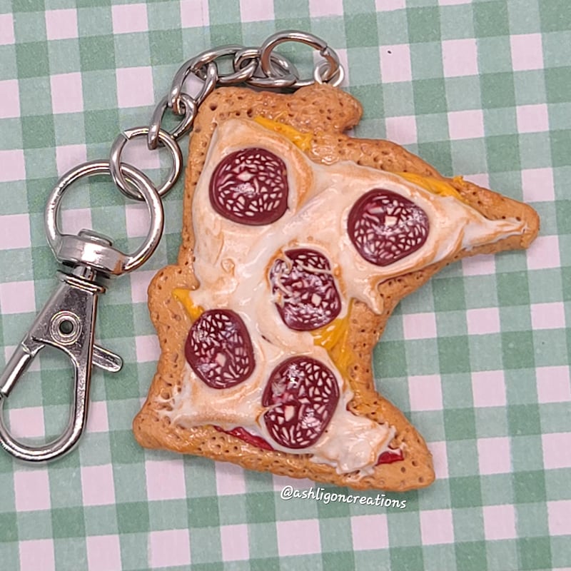 Pizza Keychain - Etsy