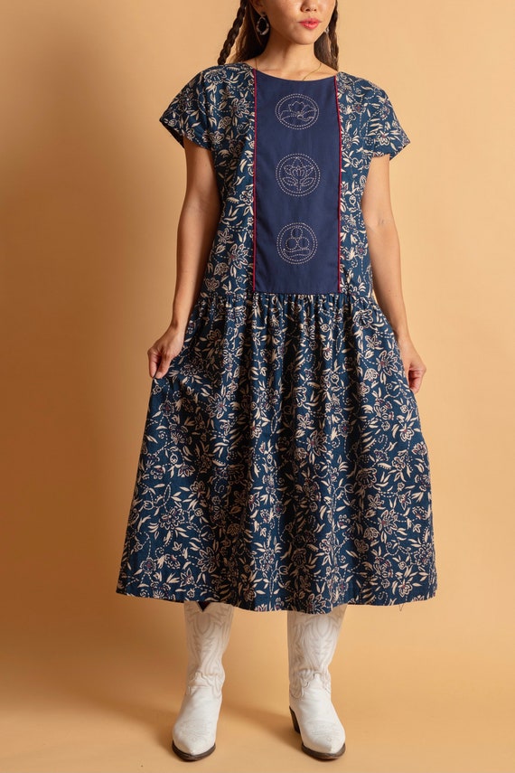 Vintage indigo blue muumuu with Japanese mon embroide… - Gem