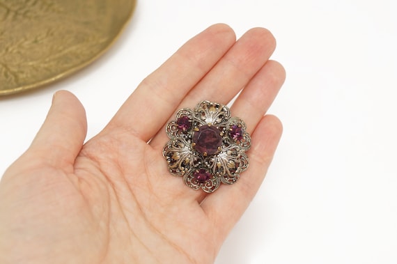 Filigree Victorian collar dome brooch - Gem
