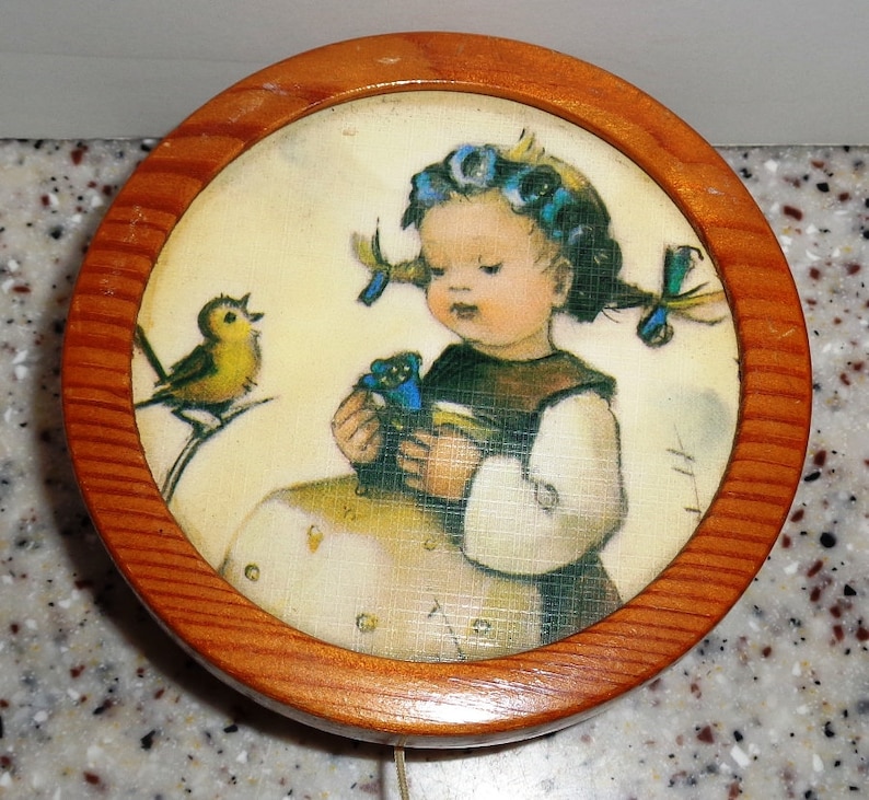 Vintage Round Music Box. - Etsy