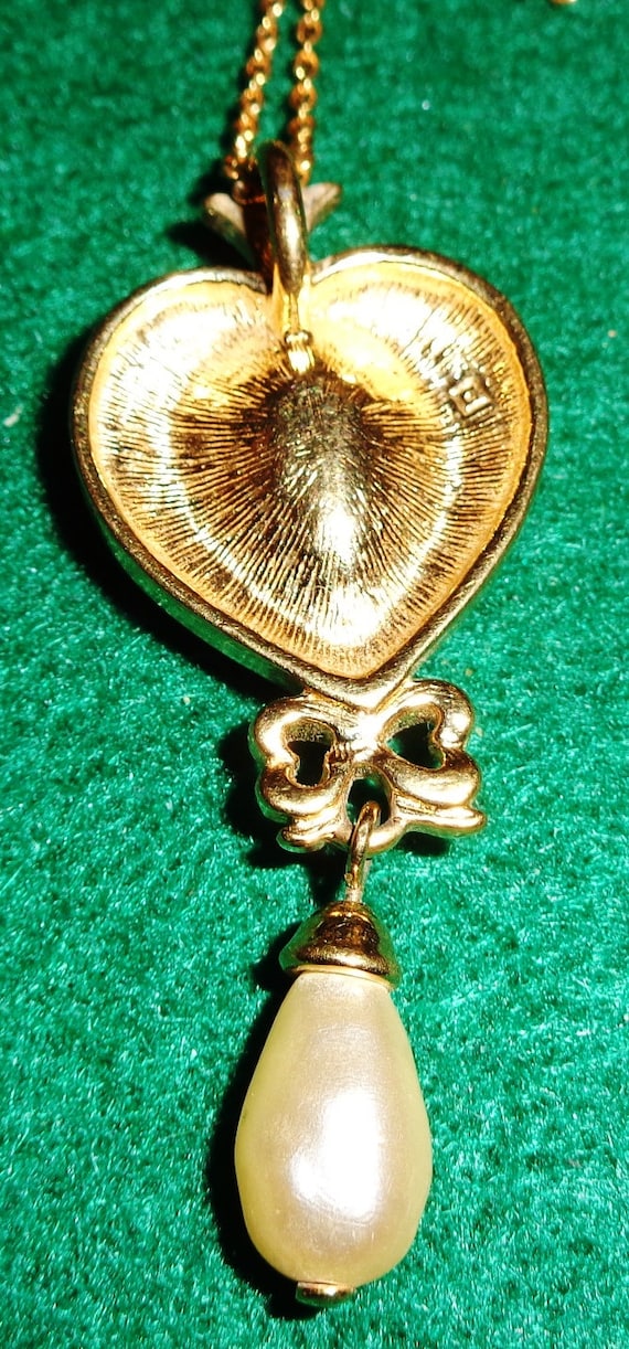 Gold hart with Amethyst color stone and Peral pendent… - Gem