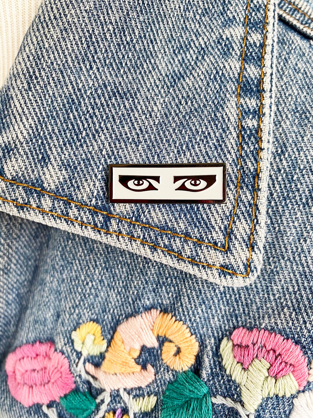 Siouxsie Sioux Goth Eyes Pin - Etsy