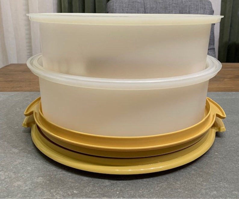 Vintage Pair Harvest Gold, Tupperware Cake Pie Server, Carriers W ...