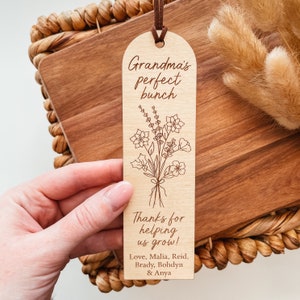 Custom Birth Flower Bookmark, Custom Mom Bookmark, Custom Grandma ...
