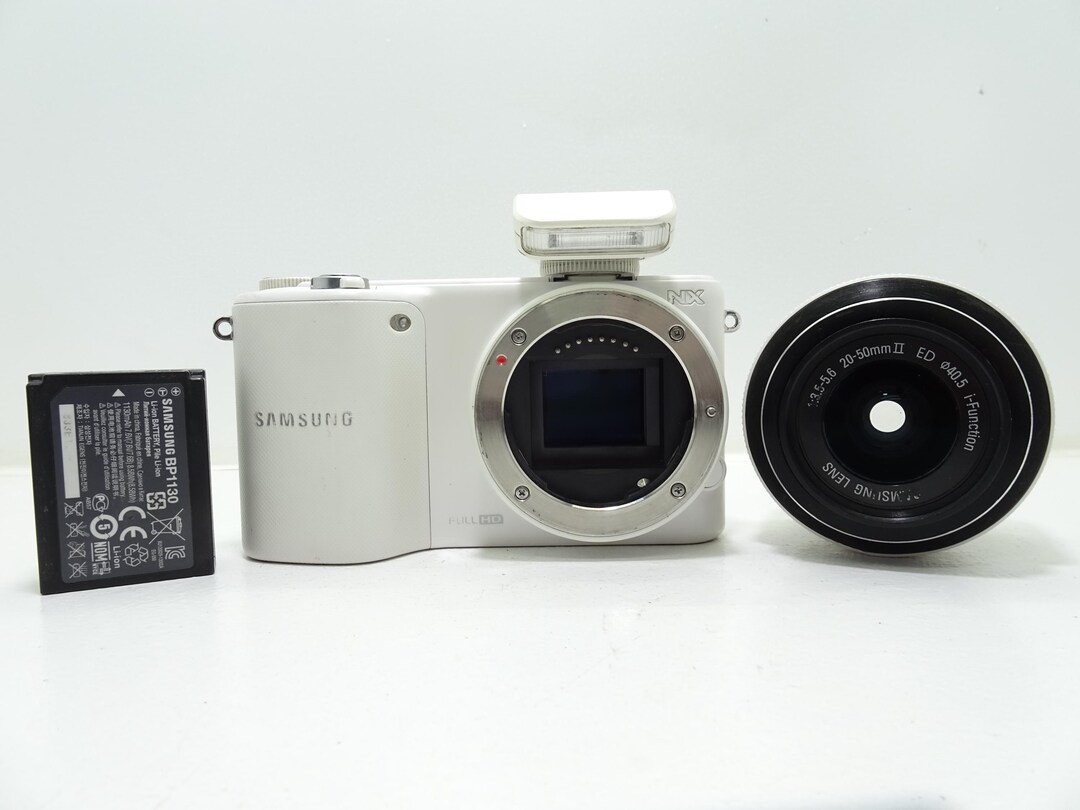 Samsung NX2000 - 20-50mm Lens - APS-C Mirrorless Digital Camera. - Etsy ...