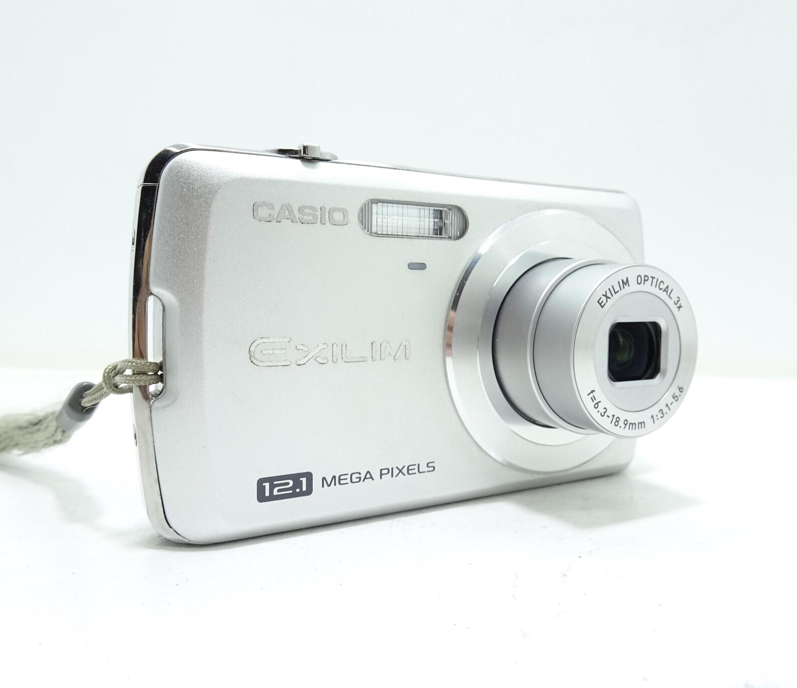 Casio Exilim EX-Z35 Black 12.1MP Digital Compact Camera - Silver With ...