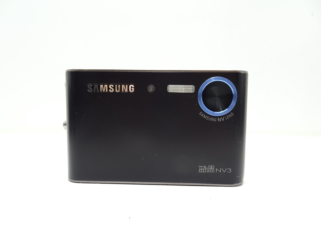 Samsung NV3 7.2MP Compact Digital Camera With Battery Good Condition ...