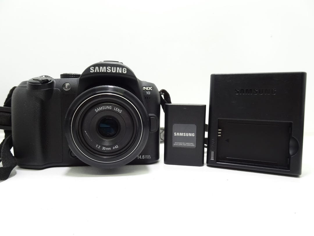 Samsung NX NX10 14.6MP Digital Camera With F/2 30mm Pancake Lens. - Etsy UK