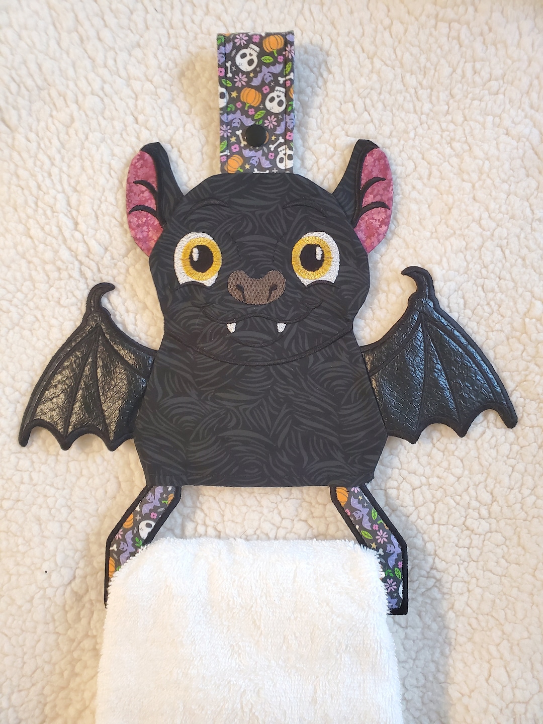 Bat Towel Topper Embroidery Design Includes 3 Design Sizes - Etsy UK