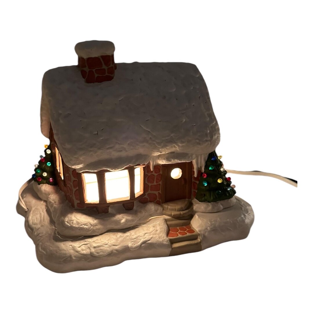 Vintage Beautiful Ceramic Lighted Christmas House Hand Painted 8.5 ...