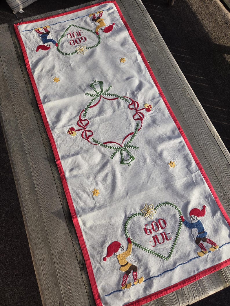 Vintage Norwegian Christmas Table Runner | Hand Embroidered Nisse & God ...