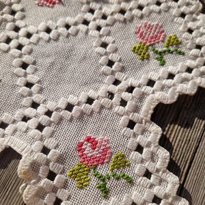 Vintage Norwegian Hardanger Embroidered Linen Set | Cutwork Doilies ...