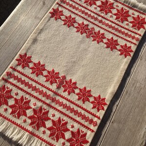 Vintage Christmas Table Runner Norwegian Linen Runner Embroidered ...