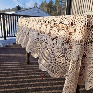 Vintage Crocheted Tablecloth Ecru Lace Table Cloth Crochet Lace Linens ...