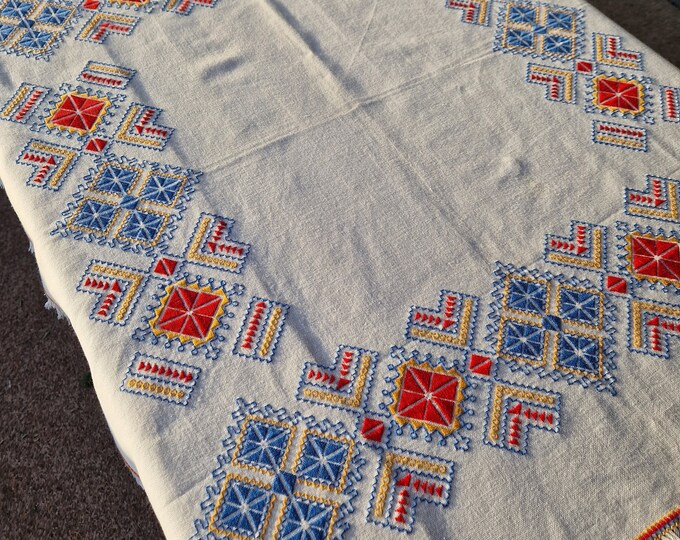 Vintage Embroidered Tablecloth Traditional Norwegian Hardanger Inspired ...