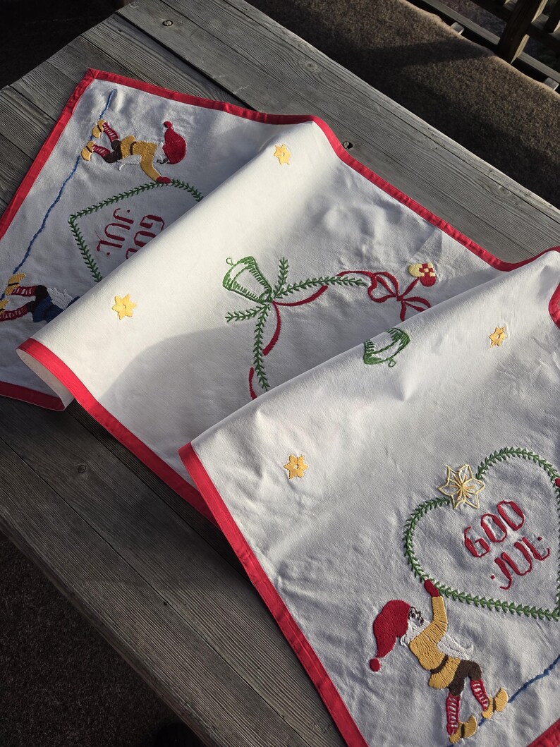 Vintage Norwegian Christmas Table Runner | Hand Embroidered Nisse & God ...