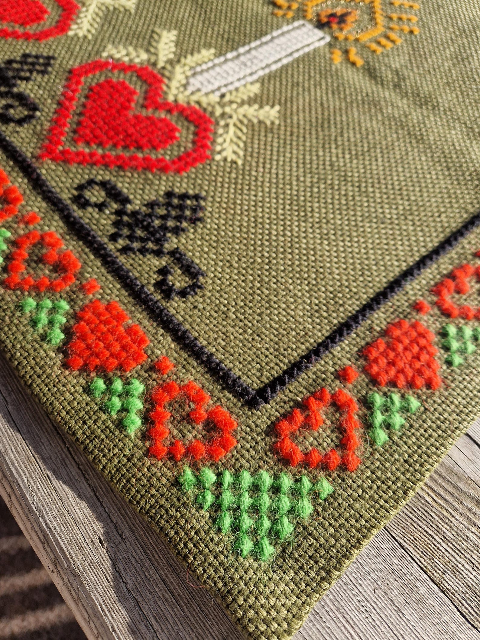 Vintage Hand-embroidered Norwegian Christmas Table Runner: Wool on ...