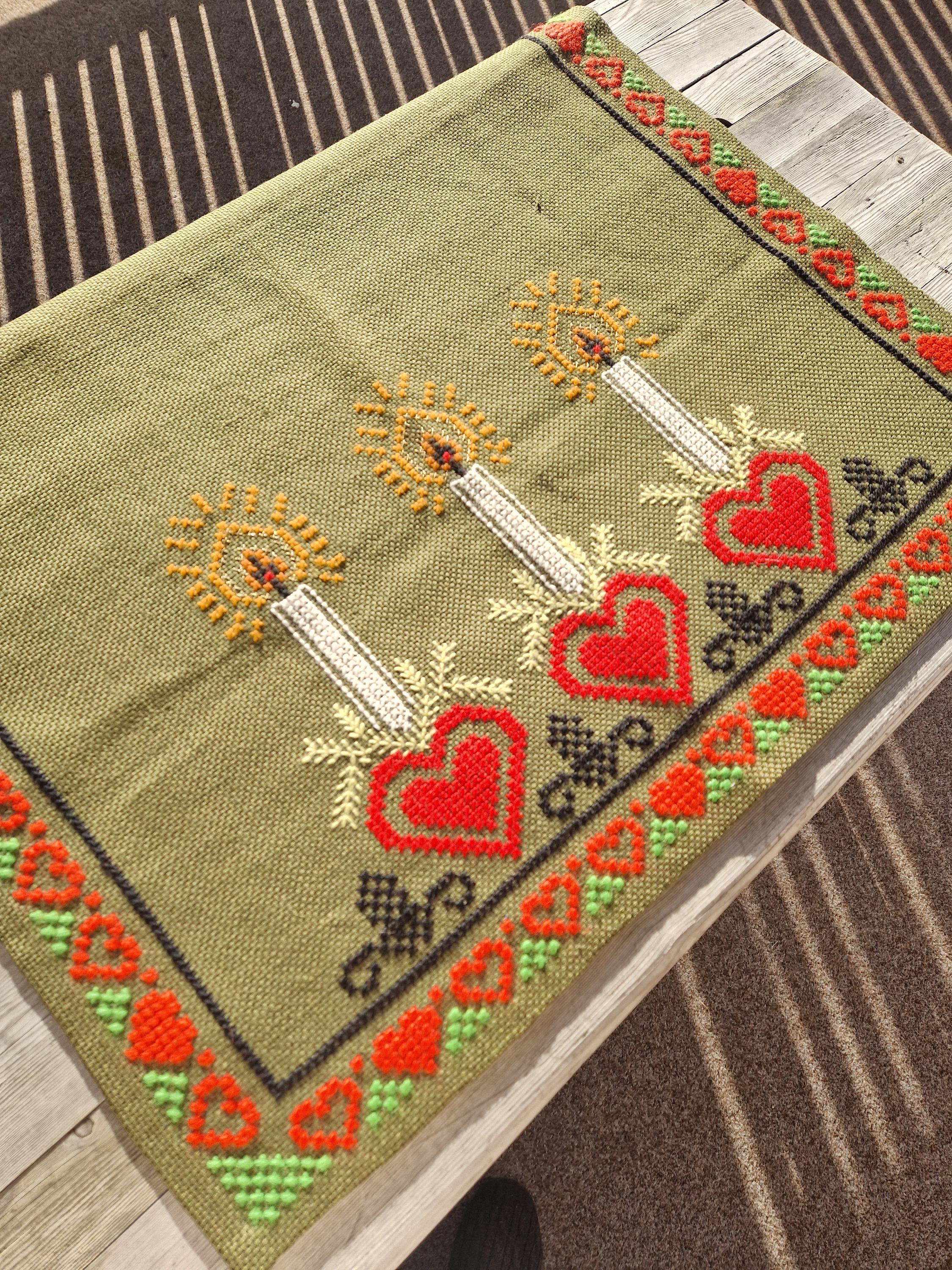 Vintage Hand-embroidered Norwegian Christmas Table Runner: Wool on ...
