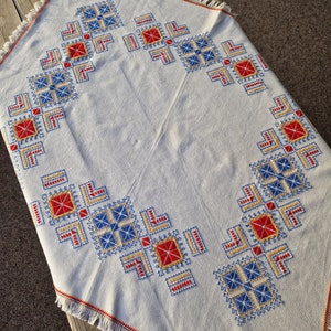 Vintage Embroidered Tablecloth Traditional Norwegian Hardanger Inspired ...