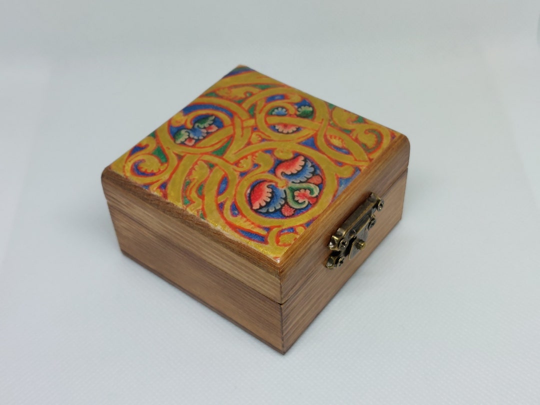 Small Square Box 7x7 Cm - Detail of Medieval Illumination - Beautiful ...