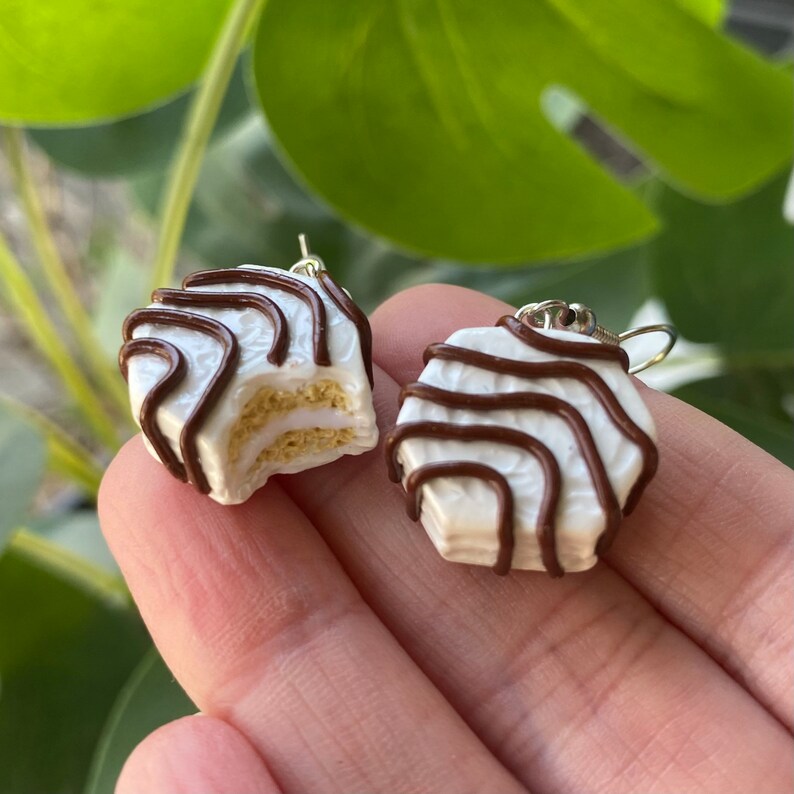Zebra Cake Snack Earrings// Little Debbie Earrings// Handmade - Etsy