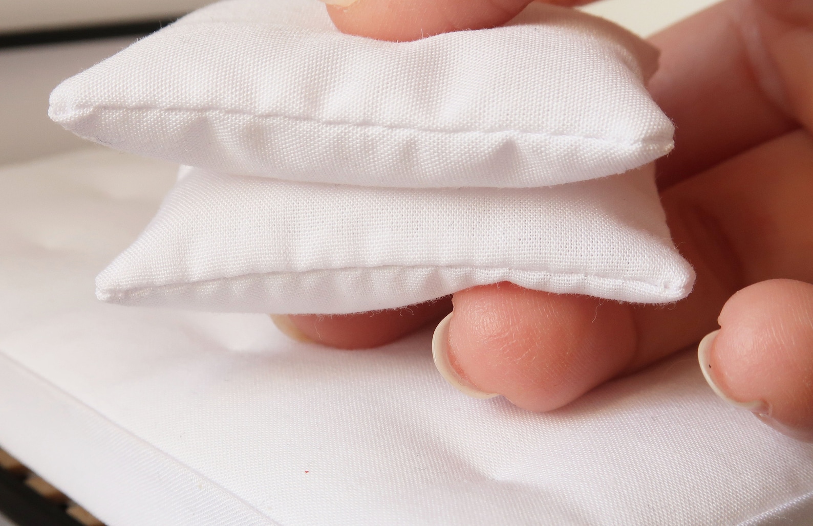 Set of 2 Miniature Bed Pillows, 1:12th Scale, White Bed Pillows ...