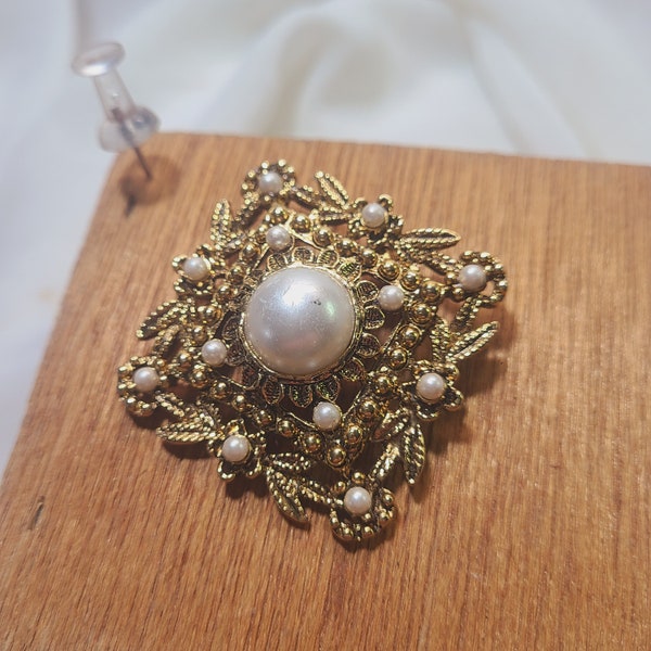 Repurposed Vintage Brooches - Etsy